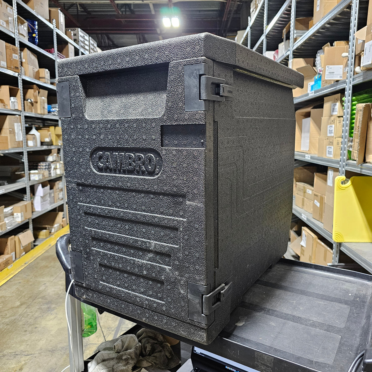 Cambro Cam GoBox Insulated Front-Loading Food Pan Carrier, 6 Pan Capac ...